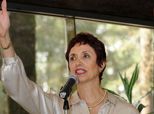 Enriqueta Basilio recibe reconocimiento del Senado de la República ...