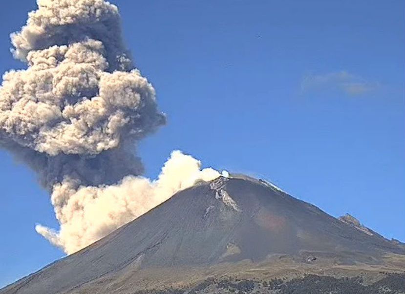 El Popocatepetl lanza fumarola con vapor, agua, gas y ceniza | Digitall ...